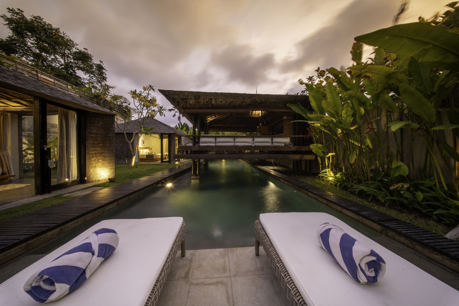 TROPICAL RESORT-STYLE VILLA - Properties Listing.