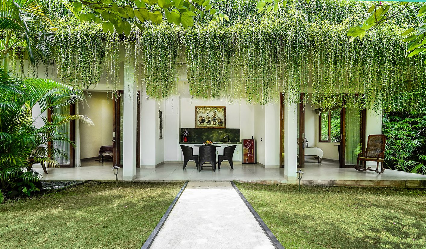 RIVERFRONT PRIVATE RESIDENCE - Exclusive Listing.